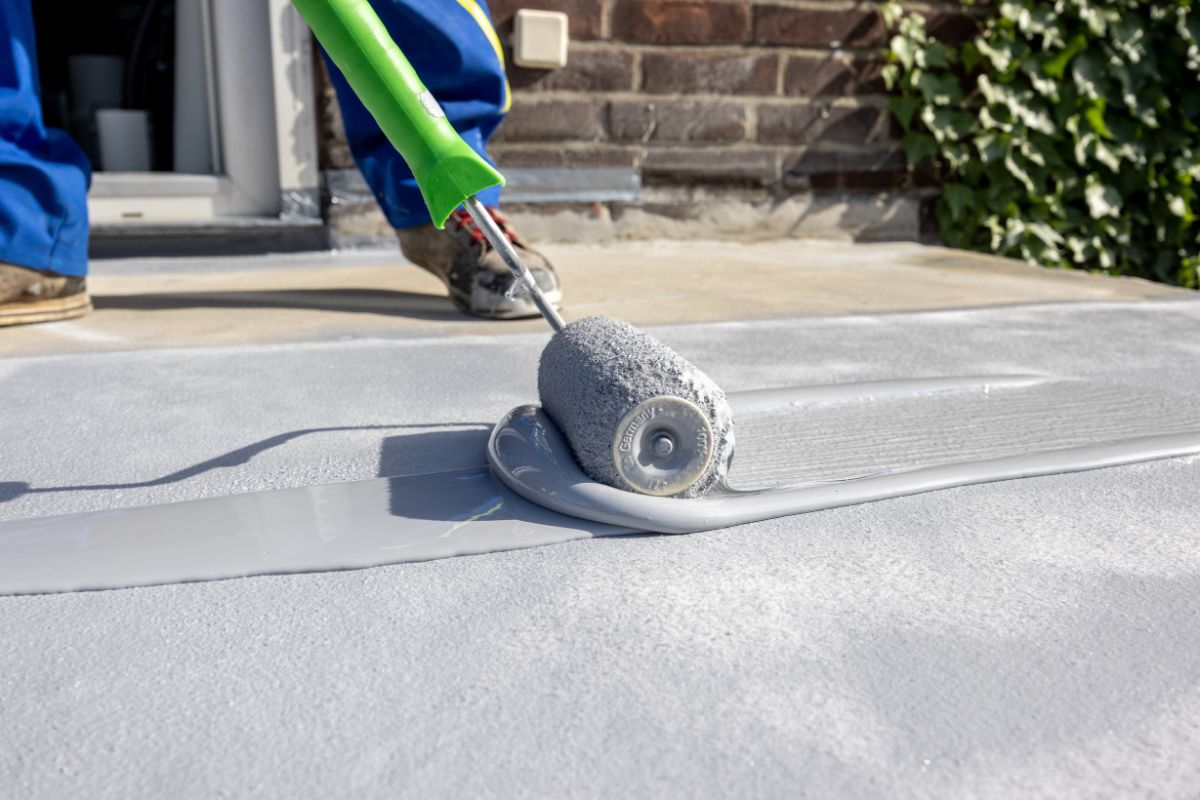 Sealing balconies safely even in autumn - MC-Bauchemie
